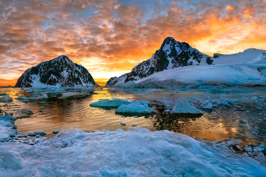 KUOO Campus Radio Listen Live - 103.9 MHz FM, Spirit Lake, United ...