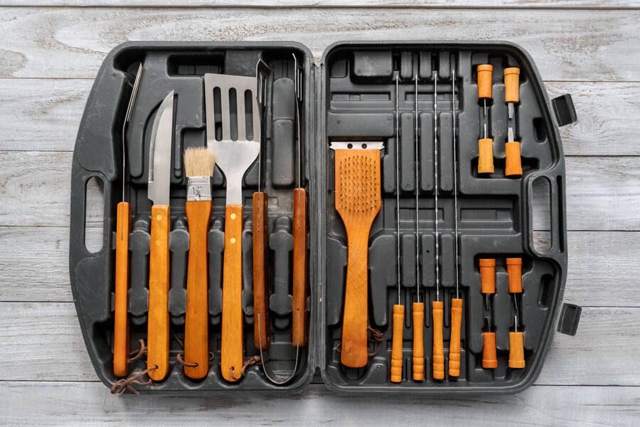 100.7 The Wolf Listen Live - KKWF, 100.7 MHz FM, Seattle, United States ...