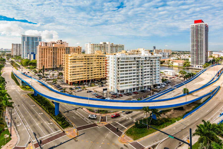 WRHI FM 100.1 Listen Live - Rock Hill, United States | Online Radio Box