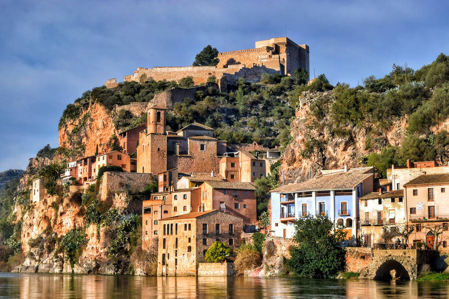 Move 103.5 Listen Live - CHQM, 103.5 MHz FM, Vancouver, Canada | Online ...