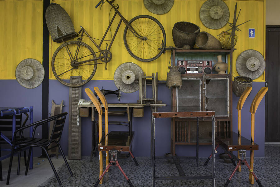 MOViN 92.5 KQMV Listen Live - Bellevue, United States | Online Radio Box