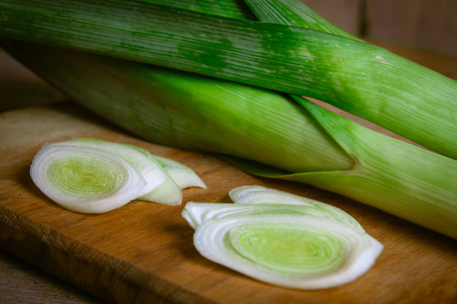 KJJJ 102.3 FM playlist