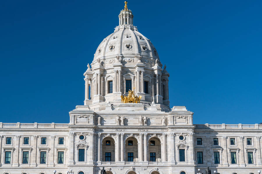 95 KQDS Listen Live - 94.9 MHz FM, Duluth, United States | Online Radio Box