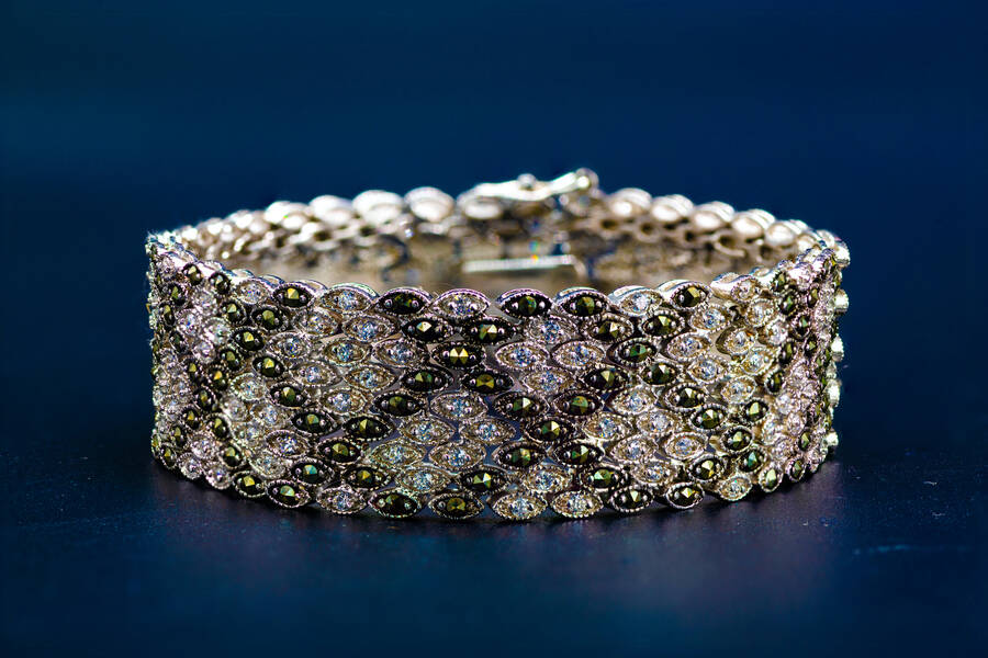 Mix 98.7 Listen Live - WJKK, 98.7 MHz FM, Jackson, United States ...