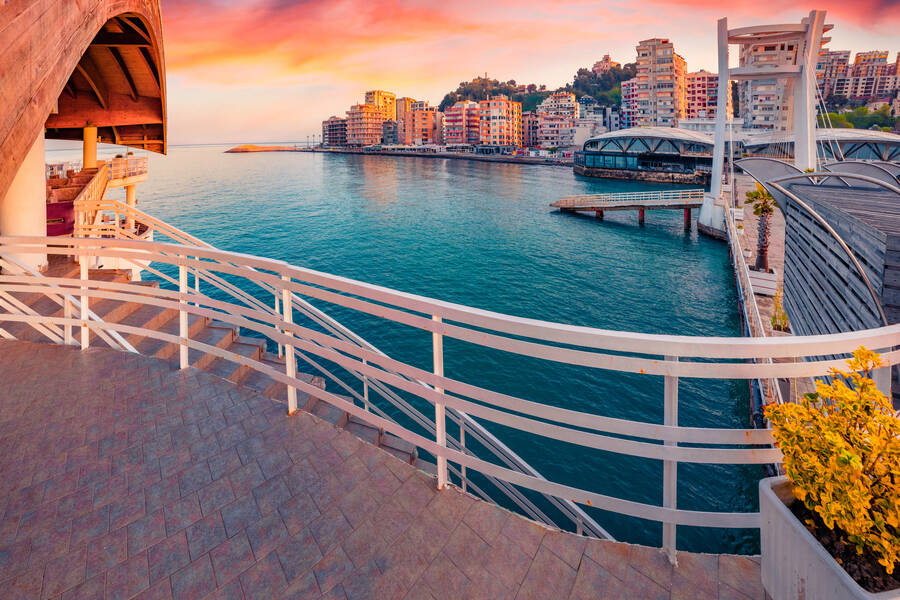 WBBM Newsradio 780 AM & 105.9 FM Listen Live - Chicago, United States ...