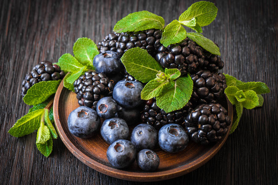 KRLI Country Listen Live - 103.9 MHz FM, Malta Bend, United States ...