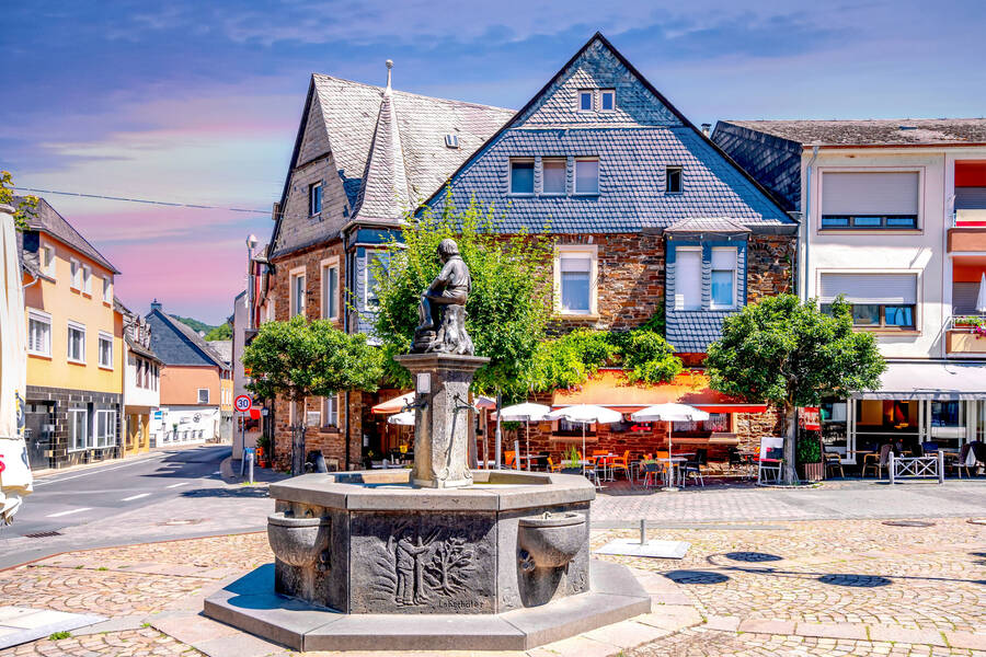 Rock 102 - WAQY Listen Live - Springfield, United States | Online Radio Box