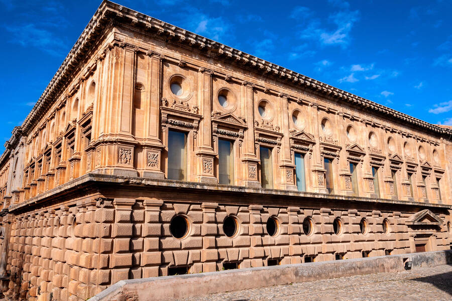 Radio Rasil streaming - 720 kHz AM, Jakarta, Indonesia | Online Radio Box