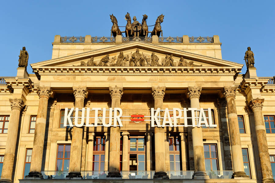 AJM Radio en Direct - Paris, France | Online Radio Box