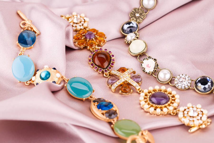 DYTR live streaming - 1116 kHz AM, New Bohol, Philippines | Online ...