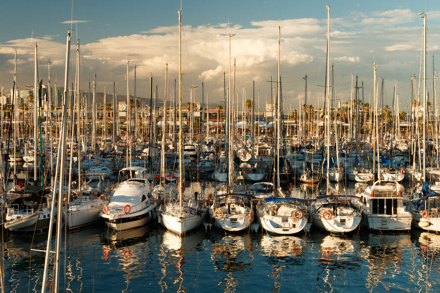 Radio Fiji Two Listen Live - 105.0 MHz FM, Suva, Fiji | Online Radio Box