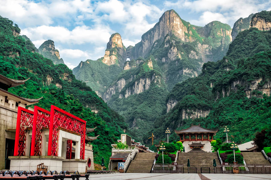 RADIO GARUDA Listen Live - 105.7 MHz FM, Paramaribo, Suriname | Online ...