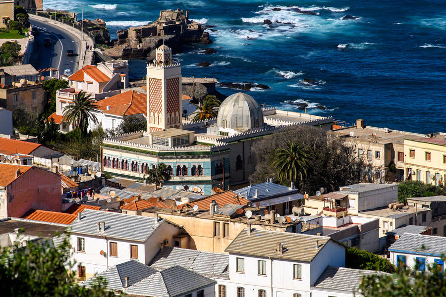 KUZZ FM Listen Live - 107.9 MHz FM, Bakersfield, United States | Online ...