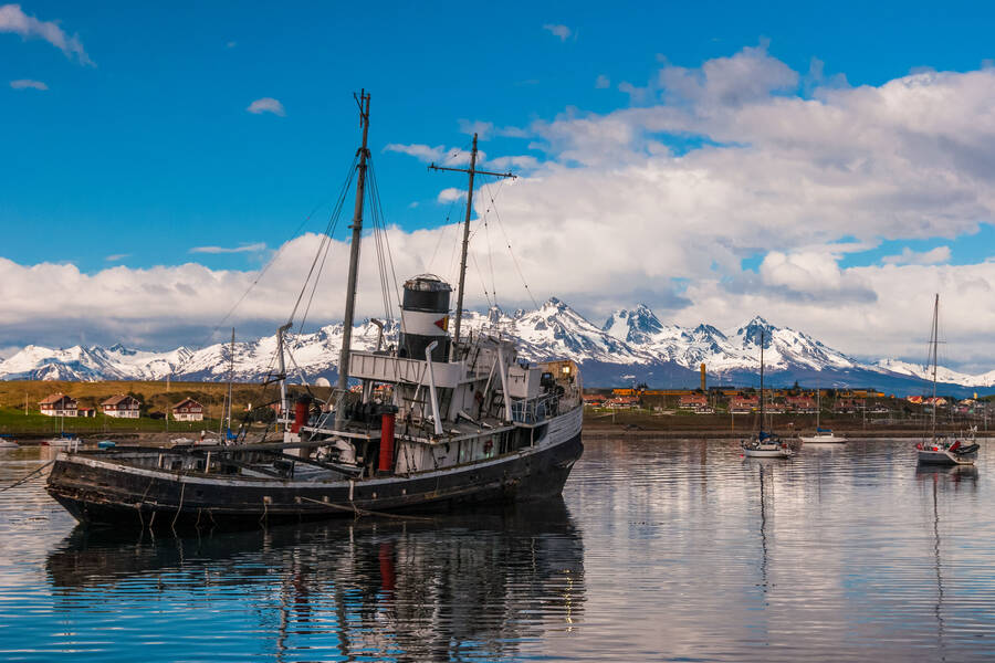 KUOO Campus Radio Listen Live - 103.9 MHz FM, Spirit Lake, United ...