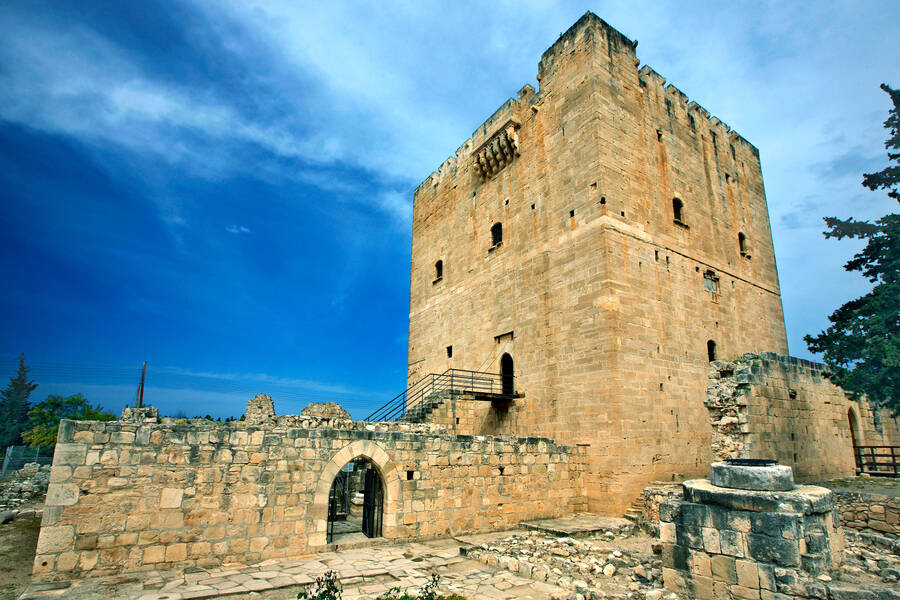 Radio Fiji Two Listen Live - 105.0 MHz FM, Suva, Fiji | Online Radio Box