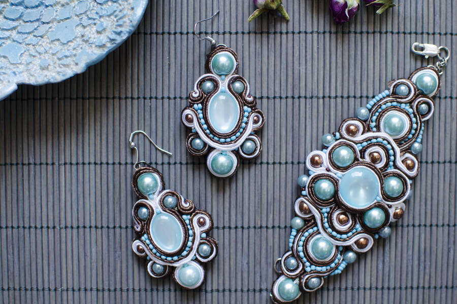 Magic 93 Listen Live - KWYR, 93.7 MHz FM, Winner, United States ...