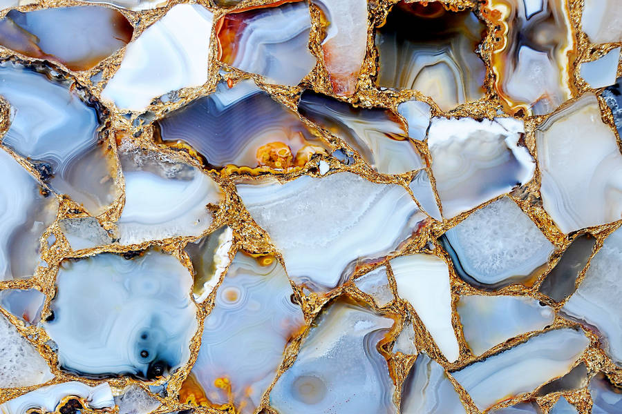 Q92 Listen Live - CJQQ, 92.1 MHz FM, Timmins, Canada | Online Radio Box