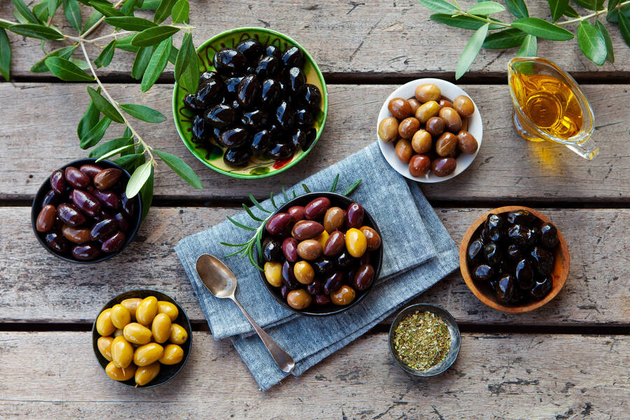 J98 The Boot Listen Live - KTJJ, Farmington, United States | Online ...