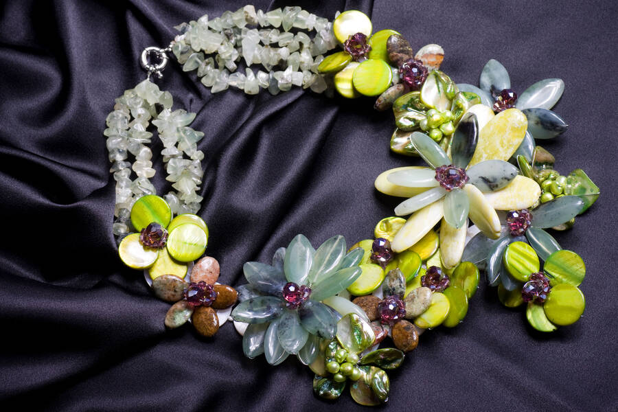 Q97 Listen Live - 97.3 MHz FM, Redding, United States | Online Radio Box