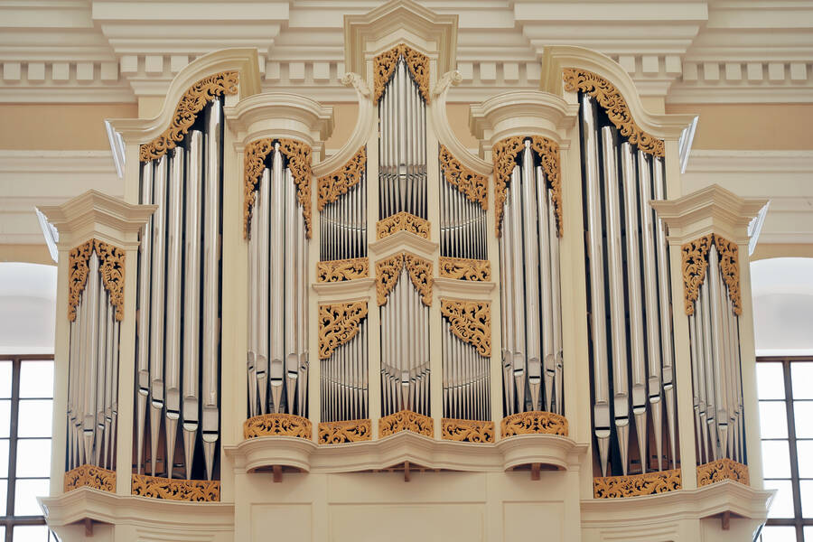 Studio M Listen Live - 93.0-100.7 MHz FM, Teslić, Bosnia and ...