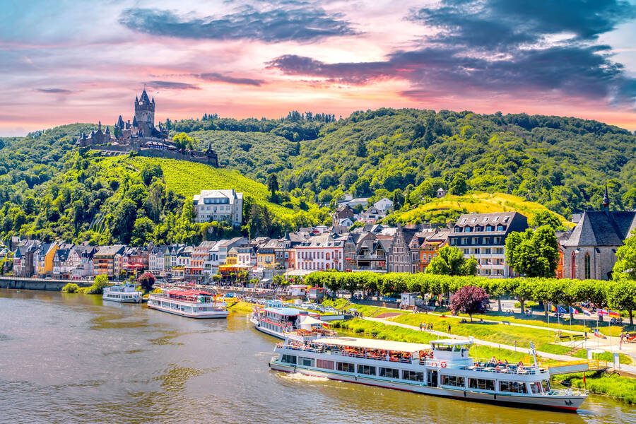 93.7 WSTW Listen Live - Wilmington, United States | Online Radio Box