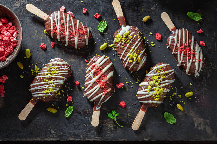 13c Radio en vivo - Santiago de Chile 102.1 MHz FM, Chile