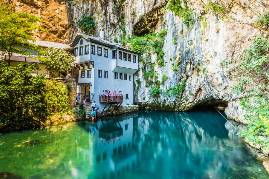 RRI Pro 1 - Jember streaming - 95.4 MHz FM, Jember, Indonesia | Online ...