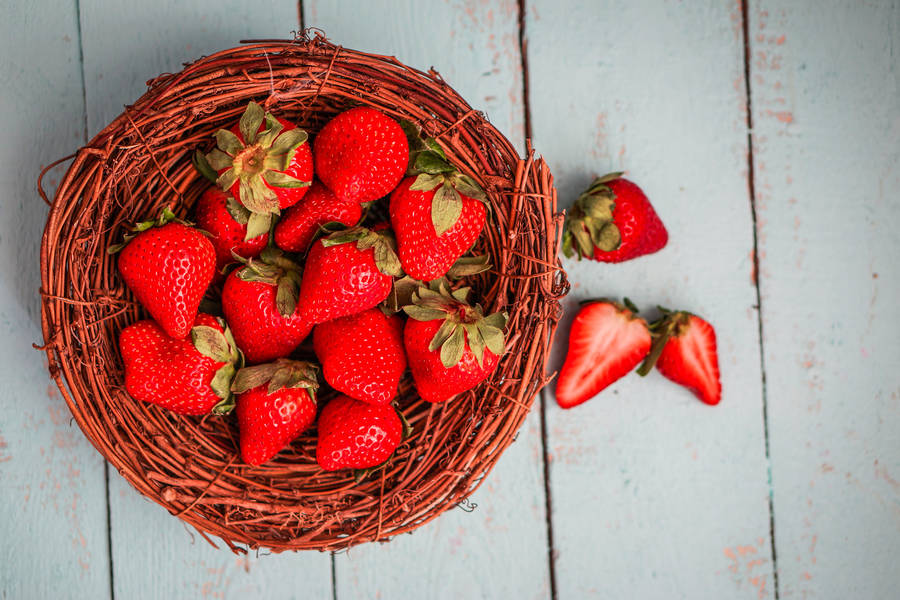 KQAK 105.7 FM Listen Live - Bend, United States | Online Radio Box