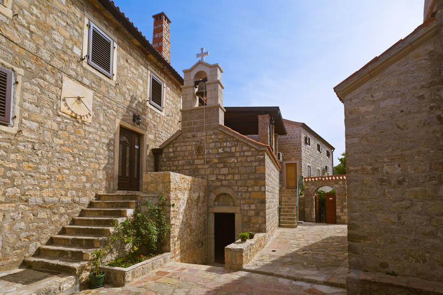 KJUL 104.7 FM Listen Live - Moapa Valley, United States | Online Radio Box