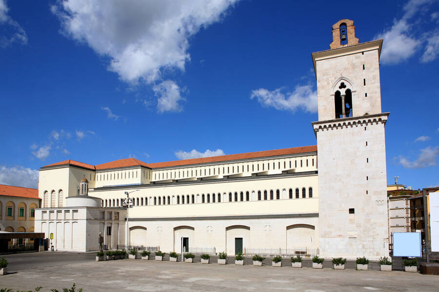 Newstalk 1010 Listen Live - CFRB, 1010 kHz AM, Toronto, Canada | Online ...